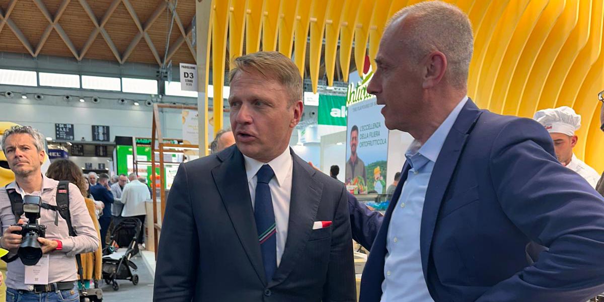 Pizzoli riceve il Ministro Lollobrigida alla kermesse riminese ...